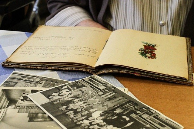 6 Ejemplos De Metáforas En Poemas (usa componentes descriptivos)