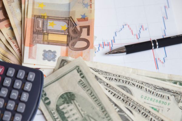 8 Ejemplos de Recursos Financieros - ¿Cómo se clasifican?